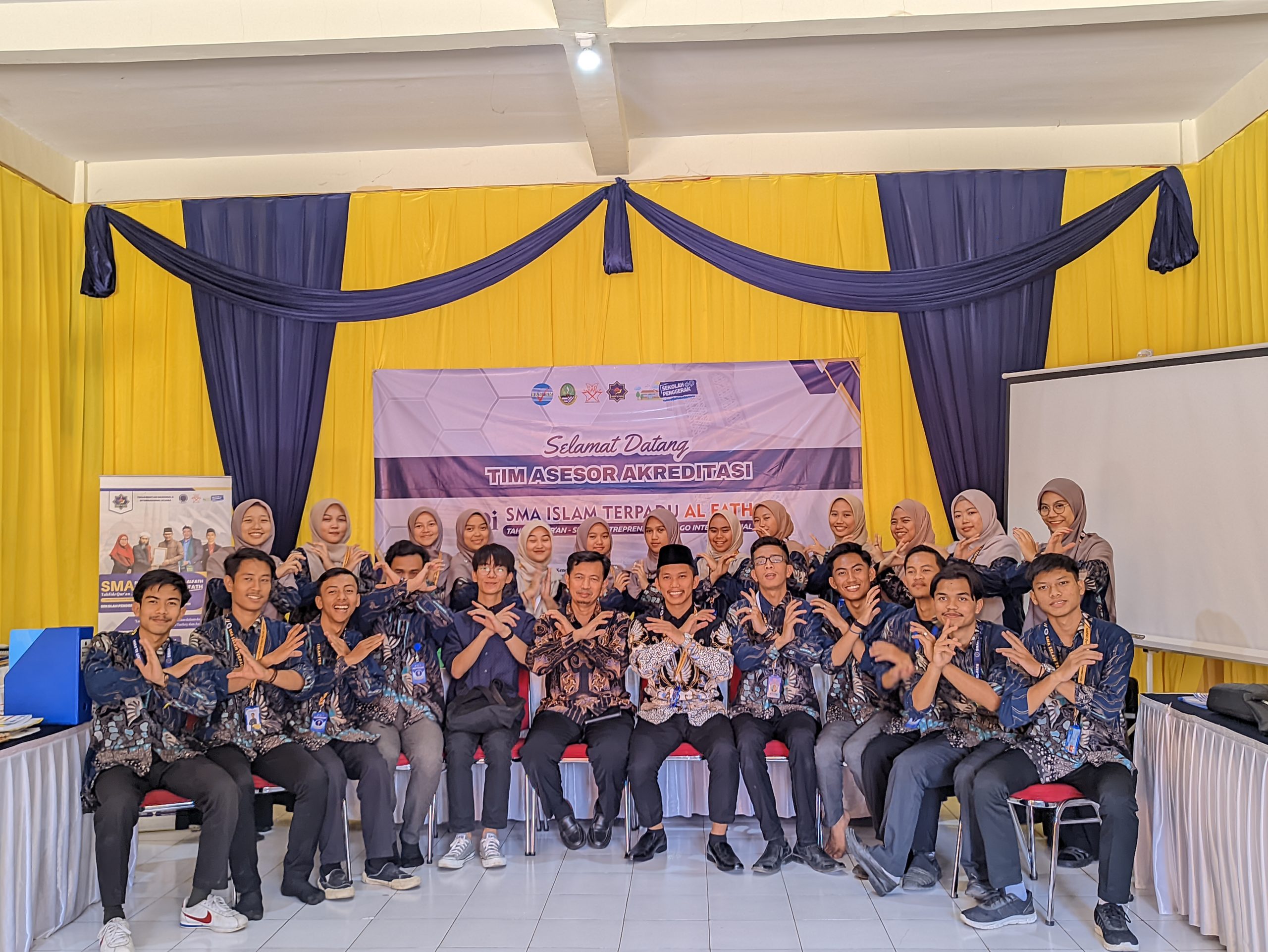 GALERI AKREDITASI – SMA ISLAM TERPADU AL-FATH